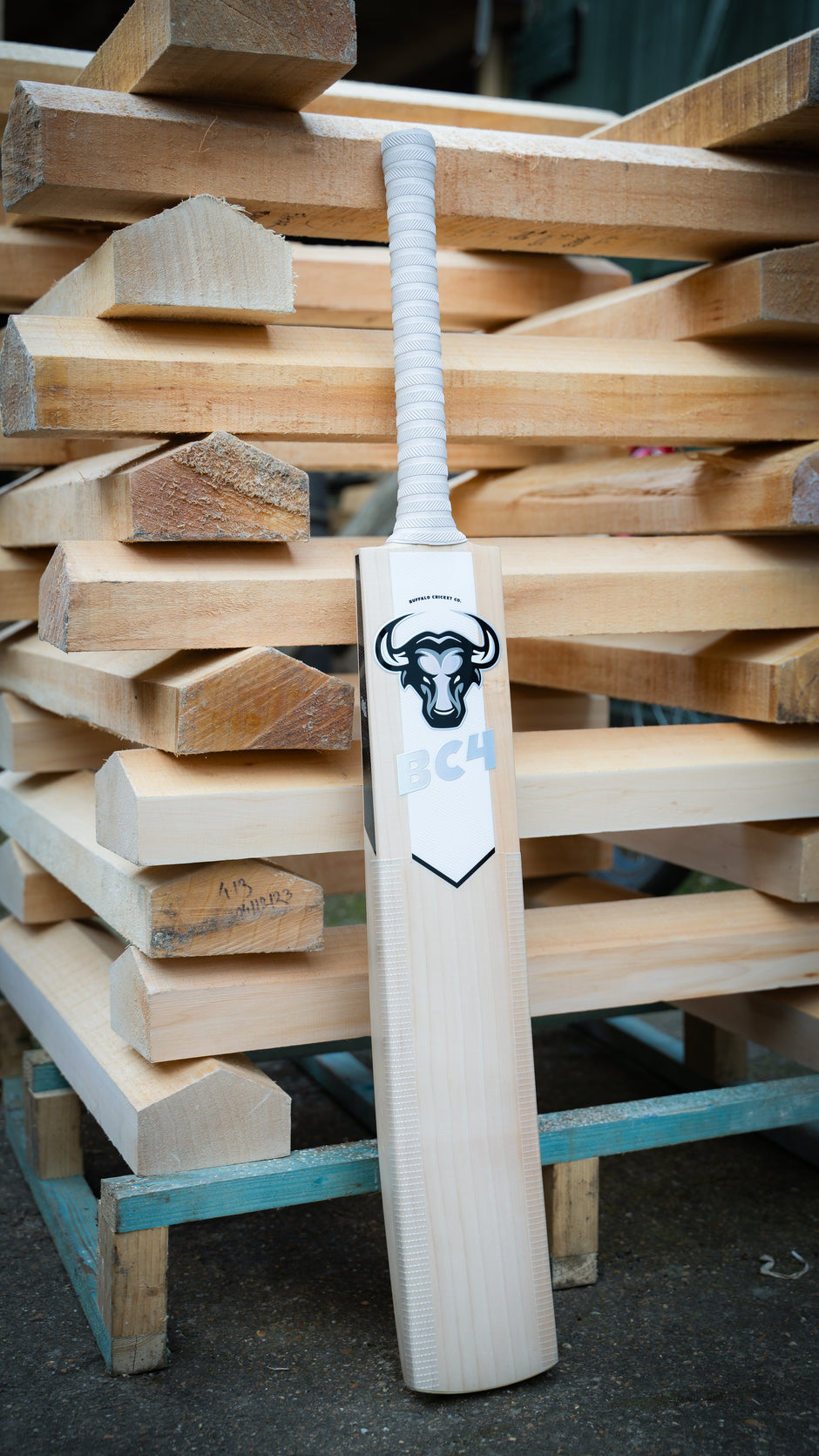 Buffalo Cricket | Our bats come in various profiles