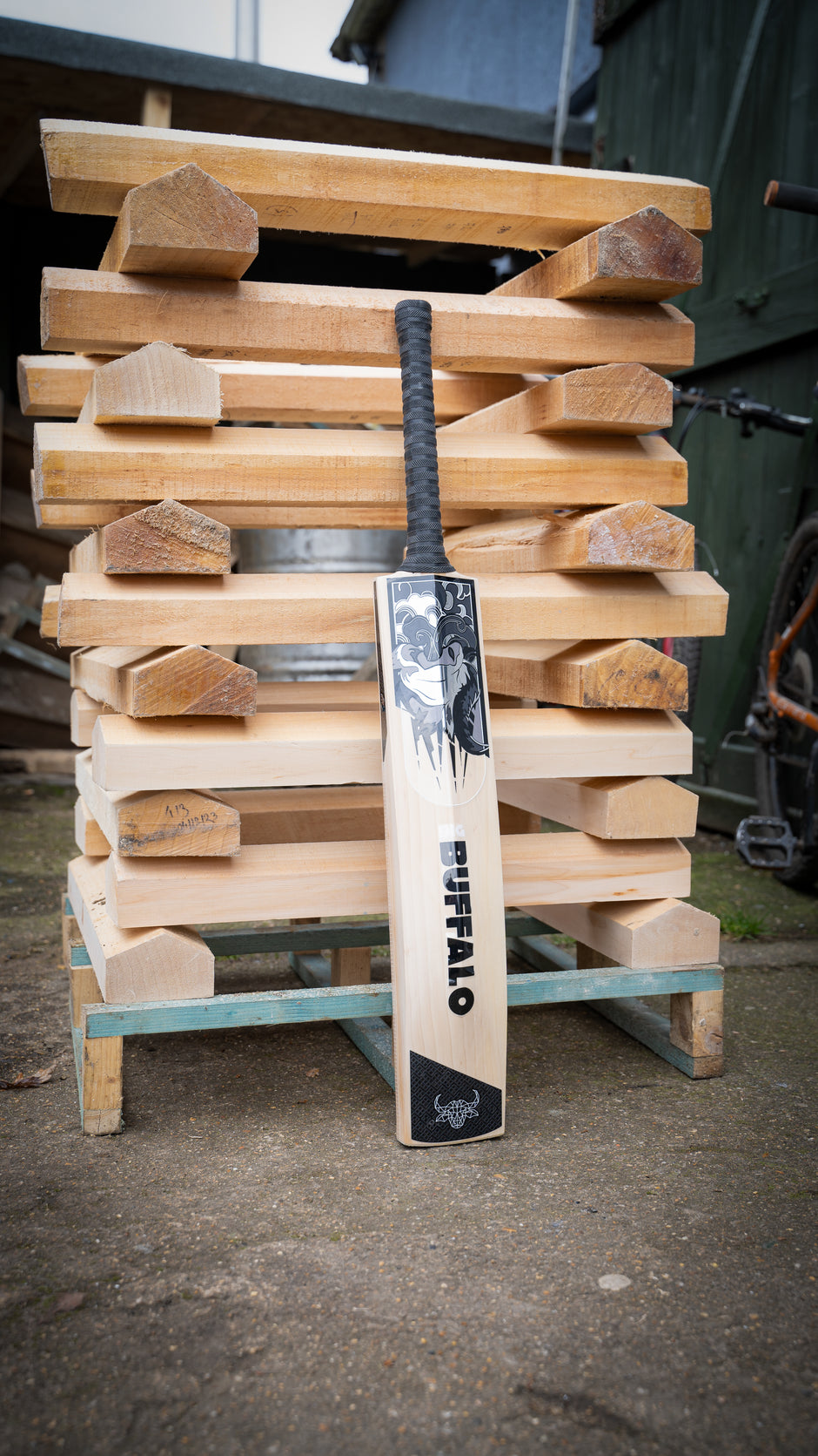 Buffalo Cricket | Our bats come in various profiles