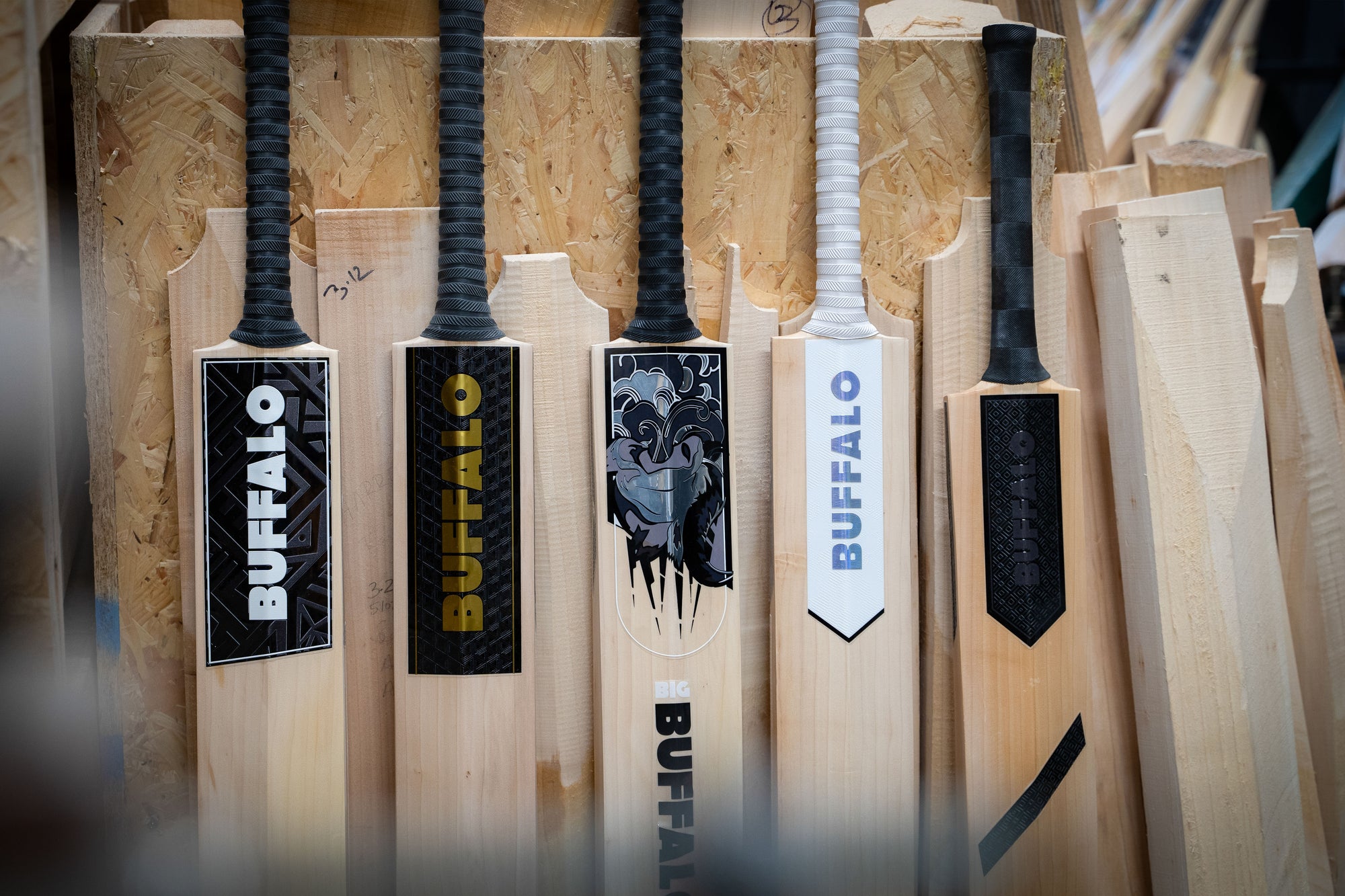 Buffalo Cricket | Our bats come in various profiles